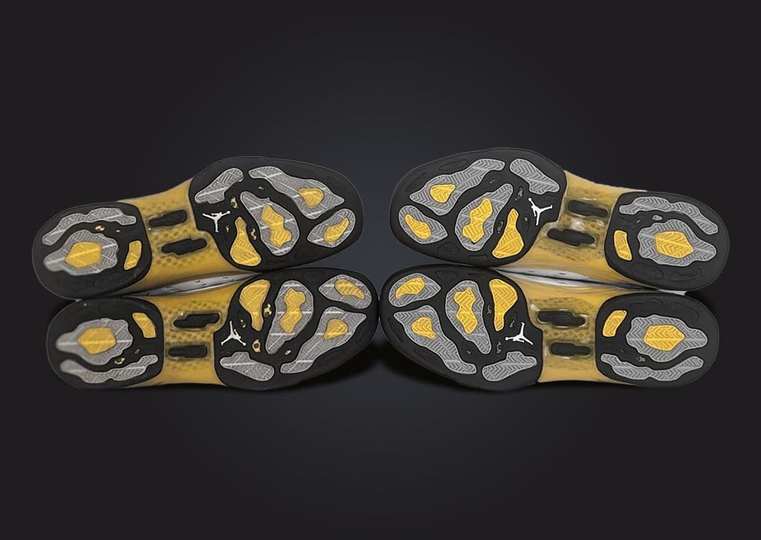 Comparing The Air Jordan 17 Low Lightning OG vs. Retro