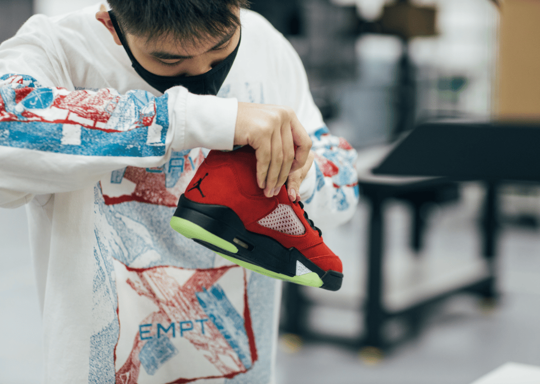 New StockX Program Lets “Verified Sellers” Self-Authenticate and Ship ...