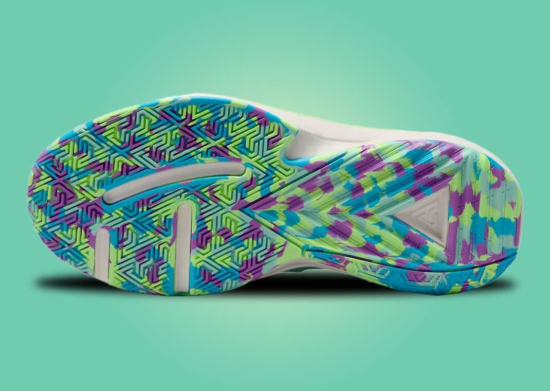 The Nike Zoom Freak 5 Greece x Nigeria Releases September 14