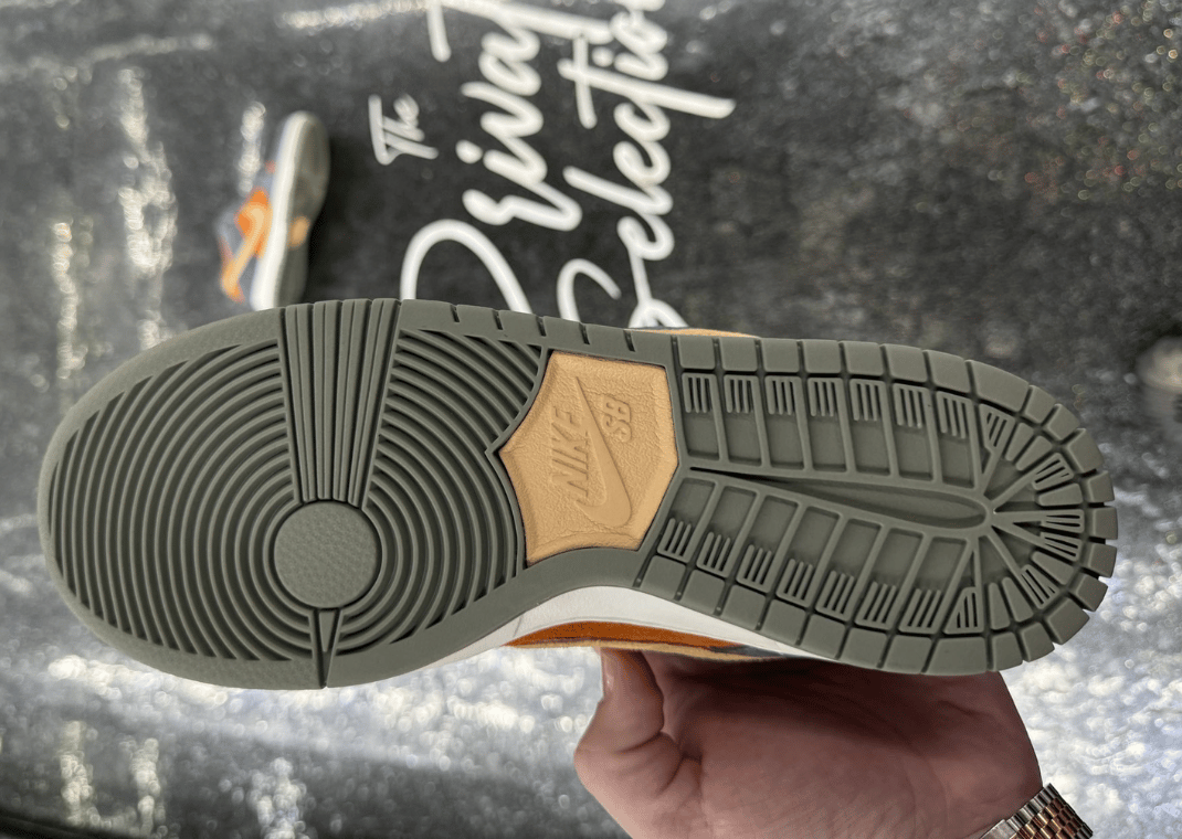The Nike SB Dunk Low Light Carbon Sesame Releases Holiday 2024