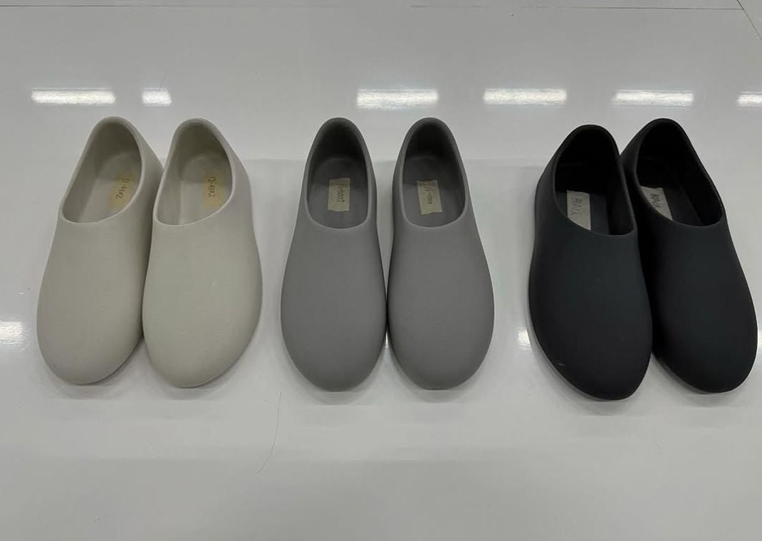 Kanye West’s New Yeezy SLPR Slipper is Available For Pre-Order